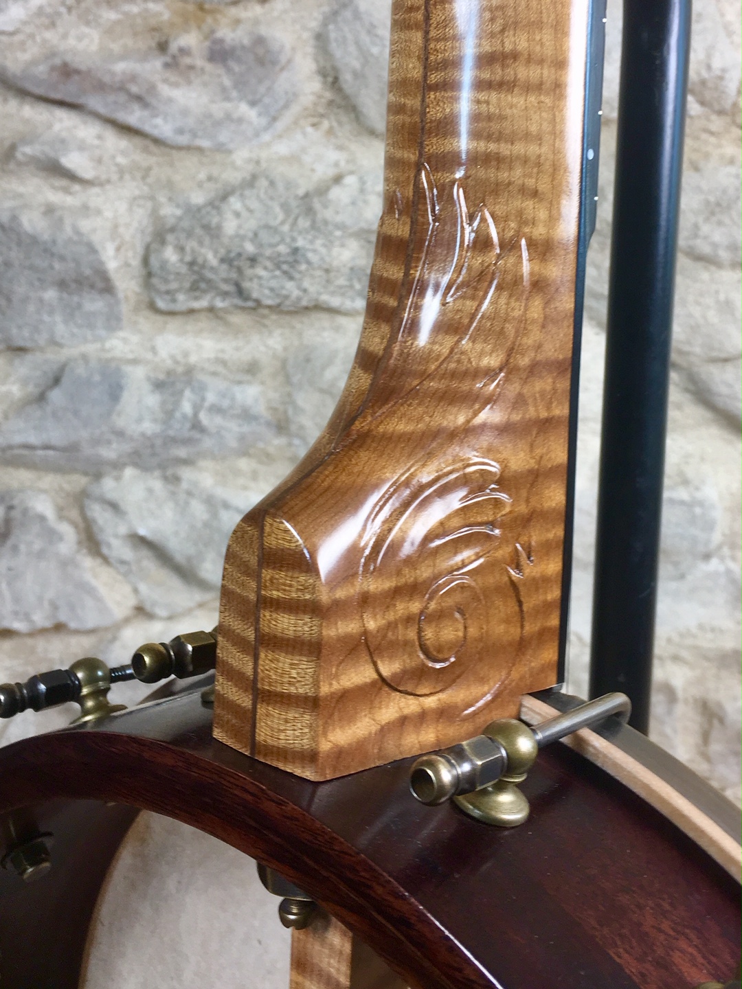 Flamed maple banjo - Hutchings Banjos